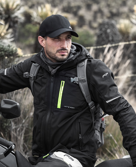 Espíritu Dakar en la AKT TT DS 200 Rally: Aventura y Estilo | FP