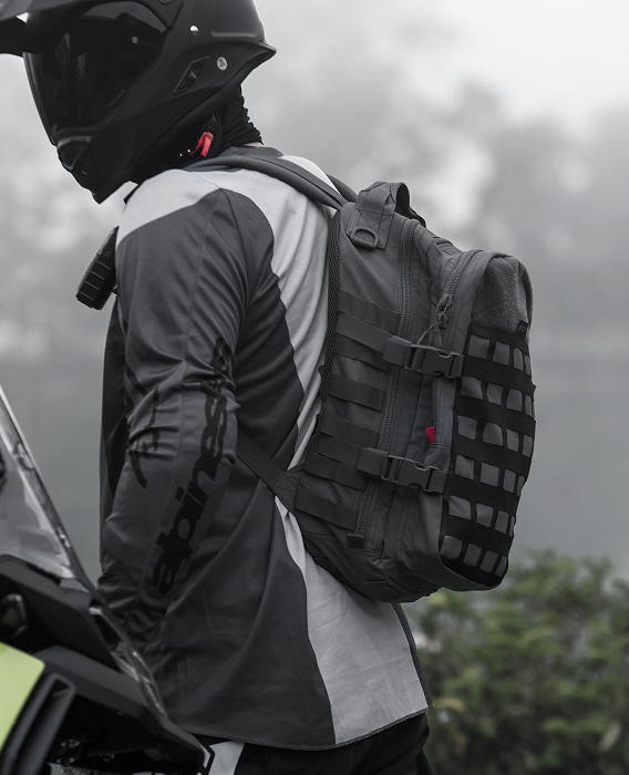 Espíritu Dakar en la AKT TT DS 200 Rally: Aventura y Estilo | FP